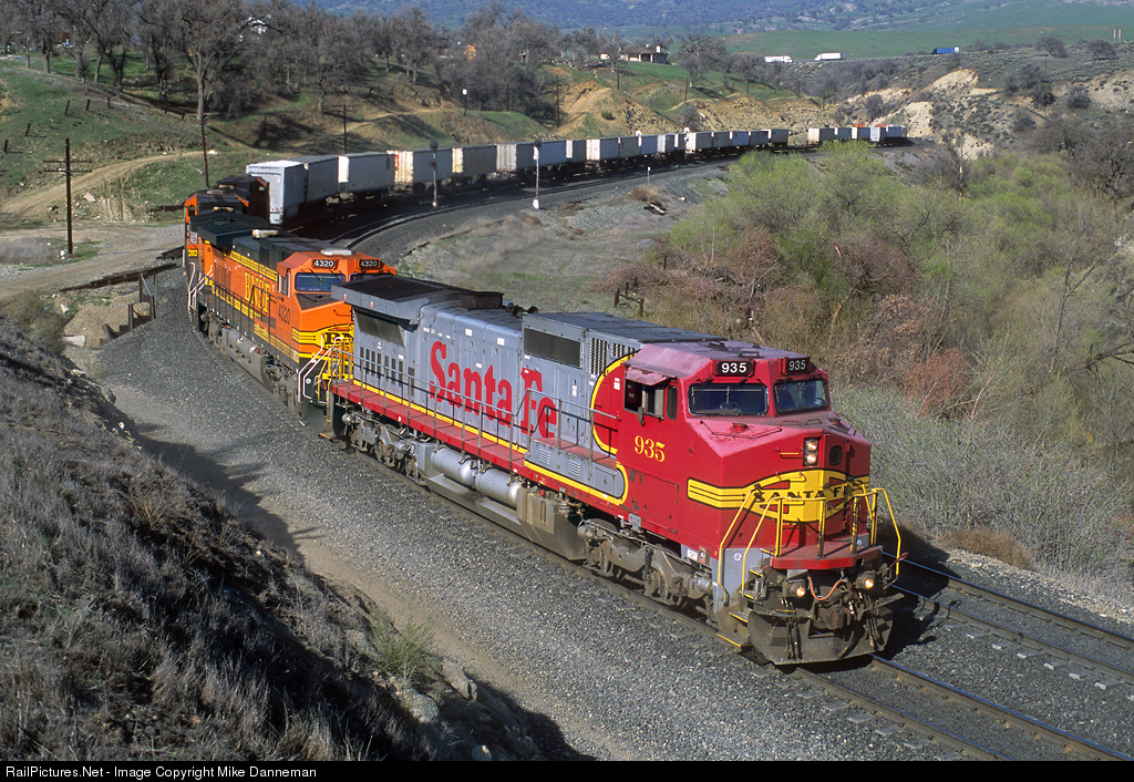 GE C40-8/C40-8W Series Locomotives | Worldwide Rails